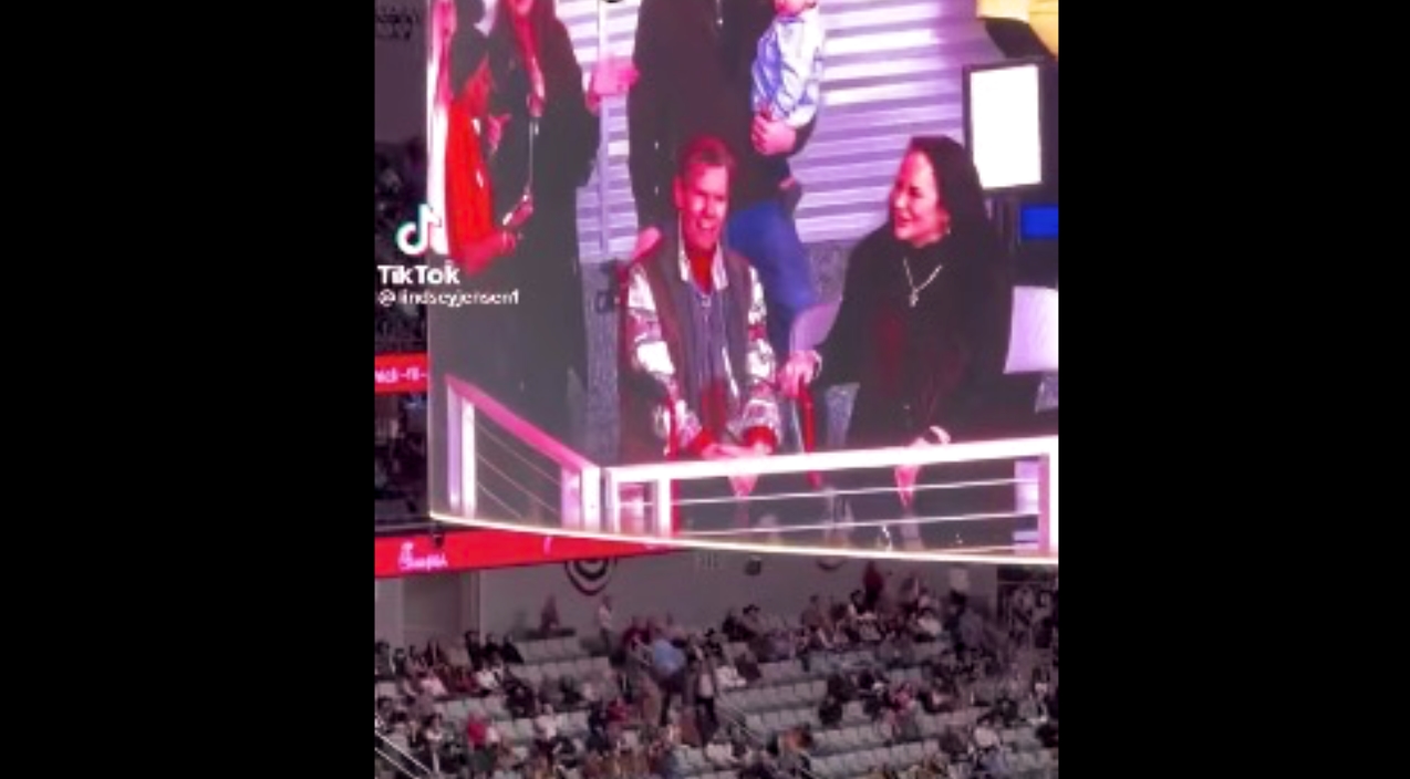 Rodeo Crowd Sings "Forever And Ever, Amen" To Randy Travis In Audience