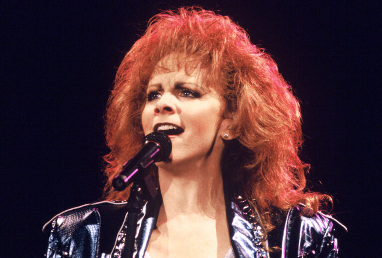 Does Reba Wear A Wig? Everything We Know About The Singer's Iconic Hair