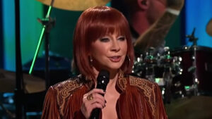 Does Reba Wear A Wig? Everything We Know About The Singer's Iconic Hair