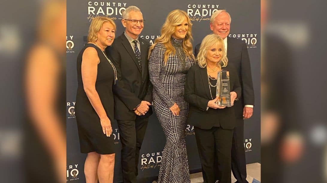 Barbara Mandrell Honored By Country Radio Hall Of Fame