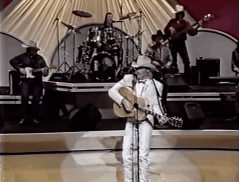 Alan Jackson Sings "Don't Rock the Jukebox" Live (1991)