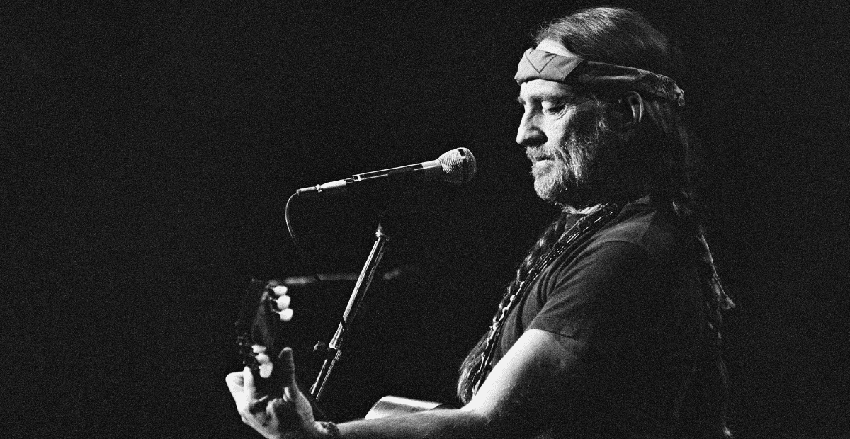 Willie Nelson Opens Up About Dealing With Loss in His New Album... "I'm ...