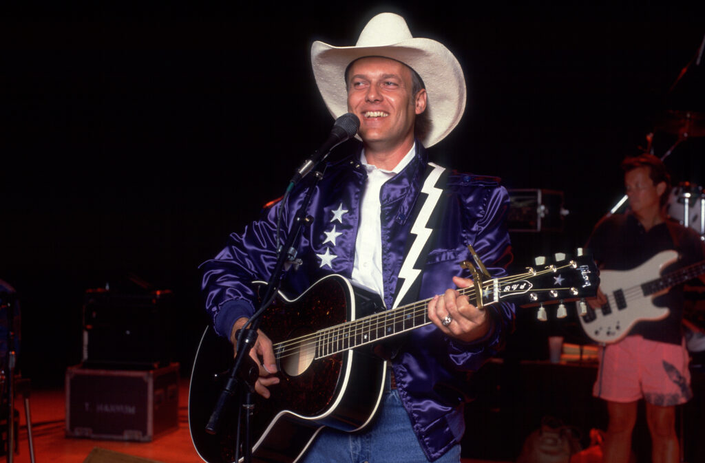 No One Born After 2000 Can Identify These 15 Iconic Country Stars