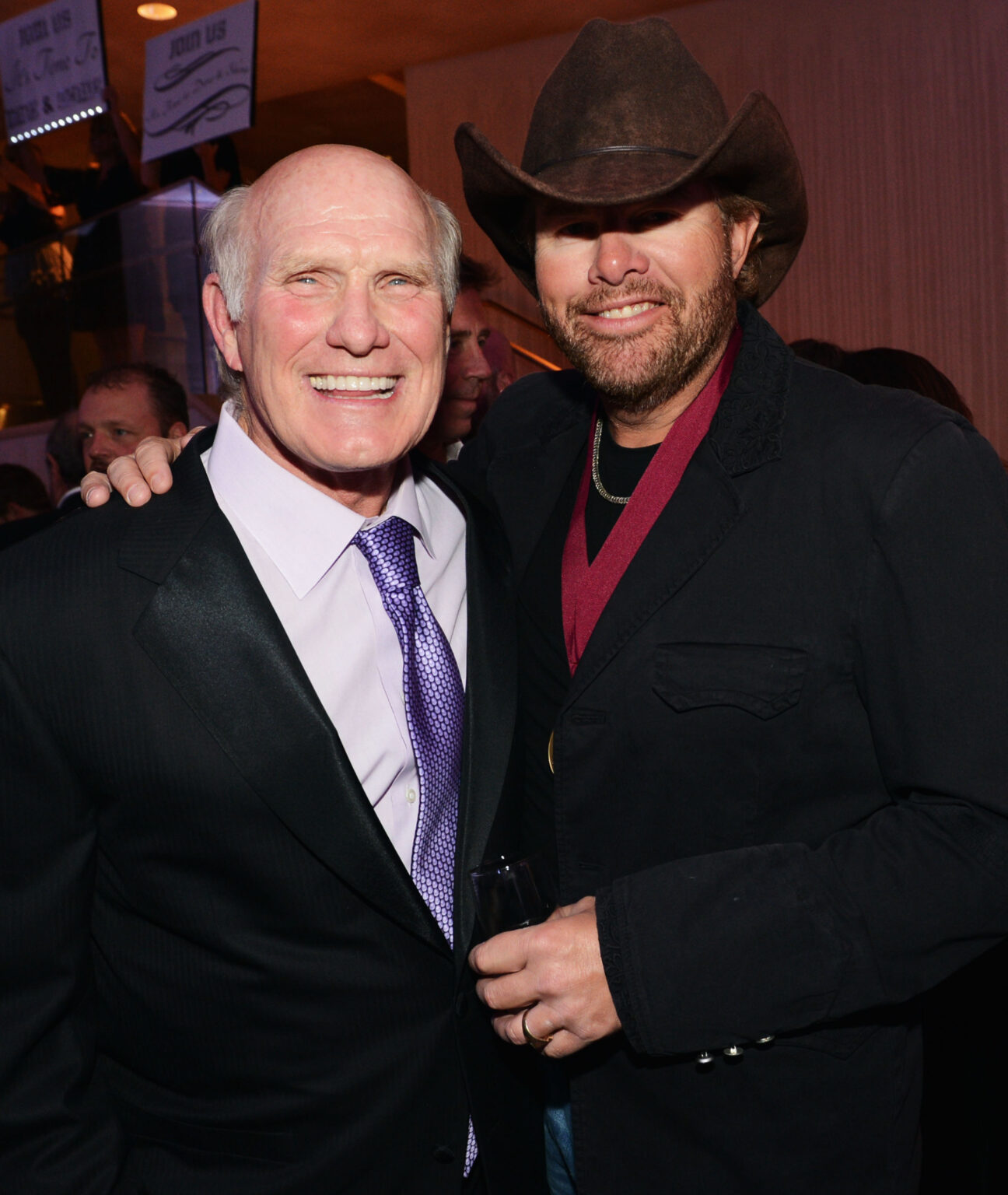 As the Lights Went Out and the Audience Became Silent, Terry Bradshaw ...